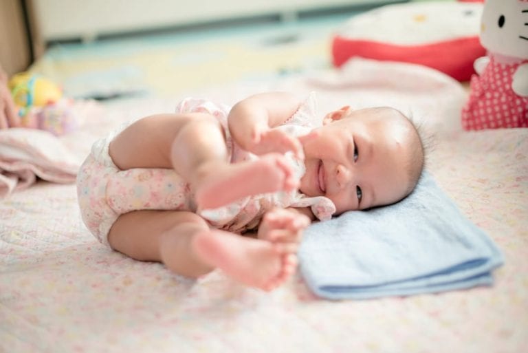 Developmental Checklist for Baby Month by Month | First Year | Mas & Pas