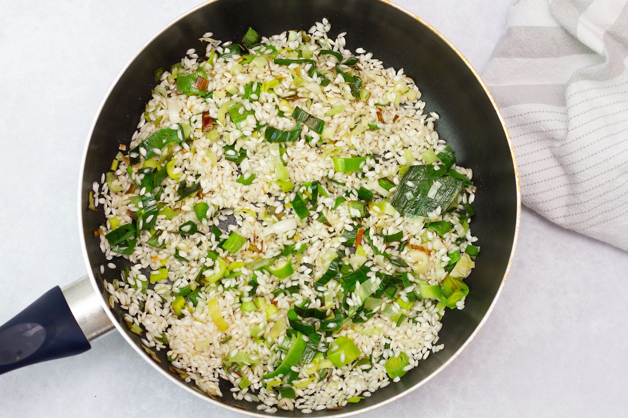 No-stir risotto with salmon, leek and peas - MyKitchen - Mas & Pas