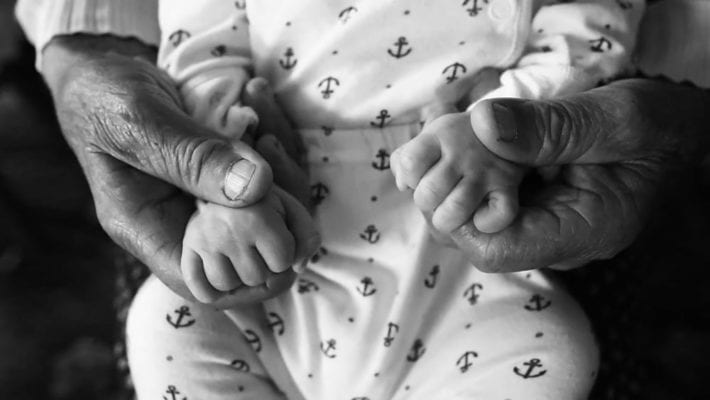 10 rules to set for newborn visitors | Newborns | Mas & Pas