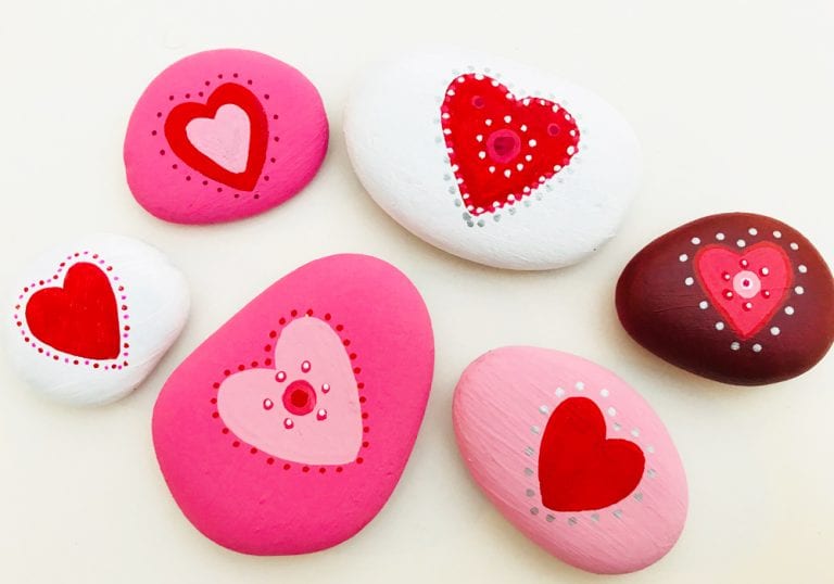 Heart painted rocks | Fun Kids Crafts | Mas & Pas