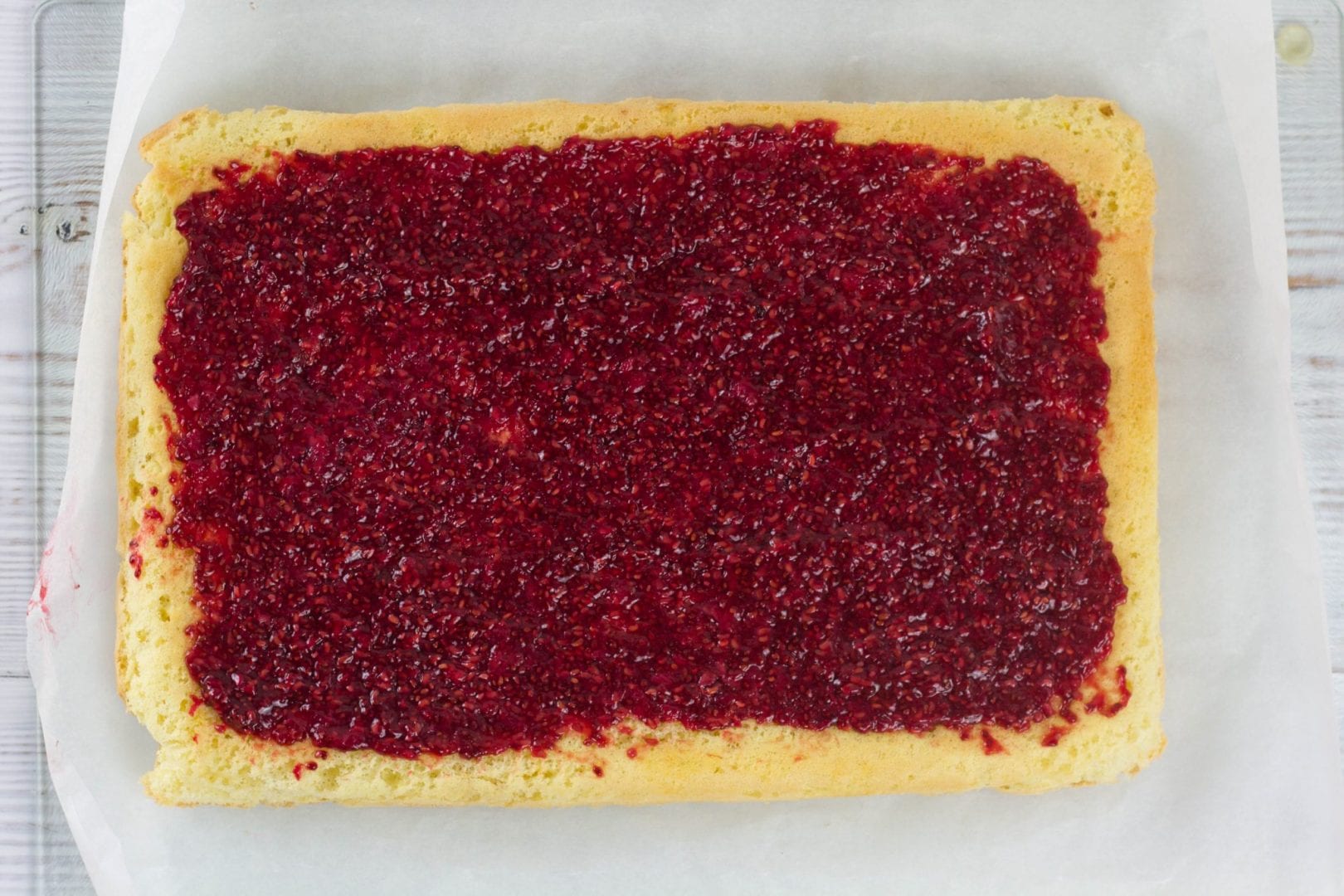 Jam roly poly cake - Treats - MyKitchen - Mas & Pas