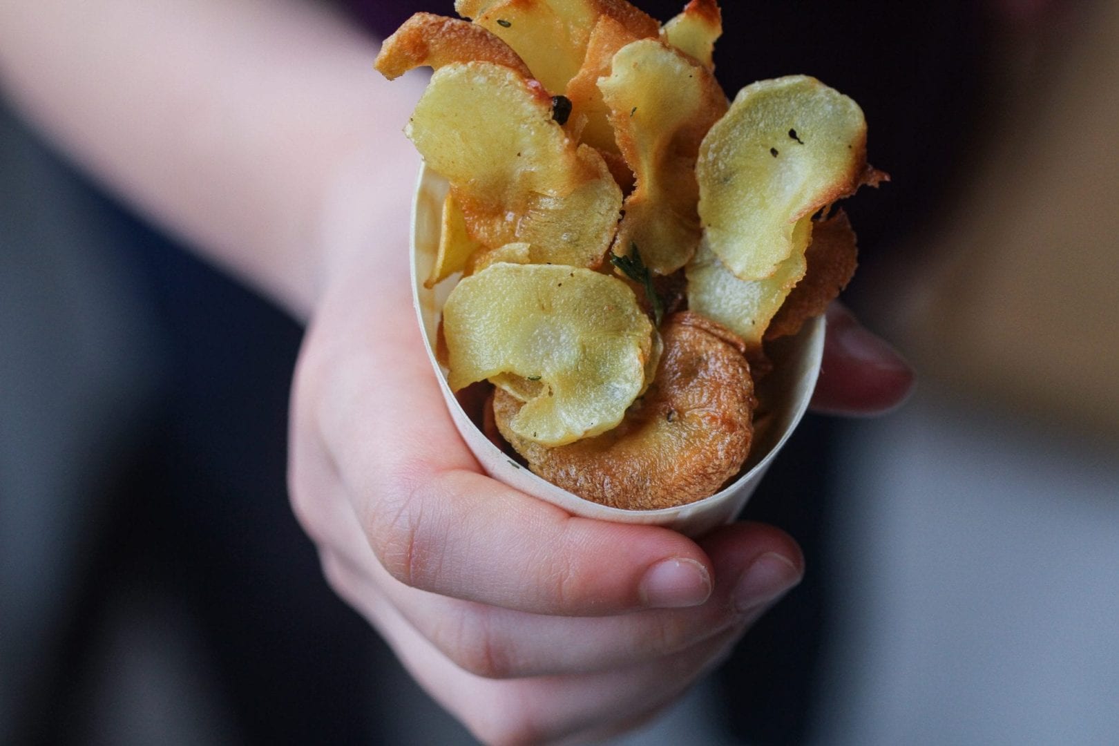 Parsnip chips with thyme - Healthy Snacks