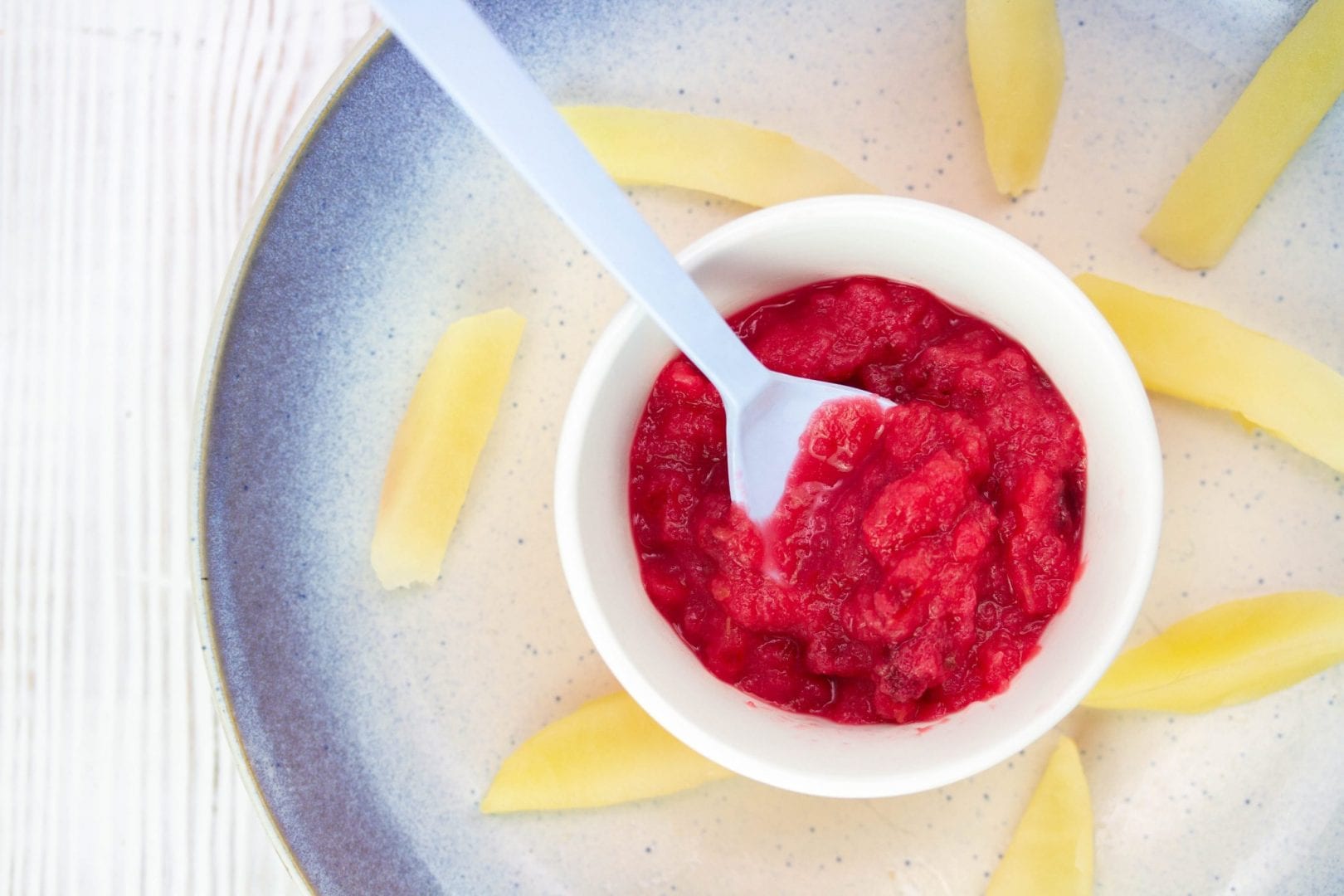Apple and beetroot puree | Weaning recipes | Mas & Pas