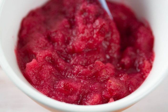 Apple and beetroot puree | Weaning recipes | Mas & Pas