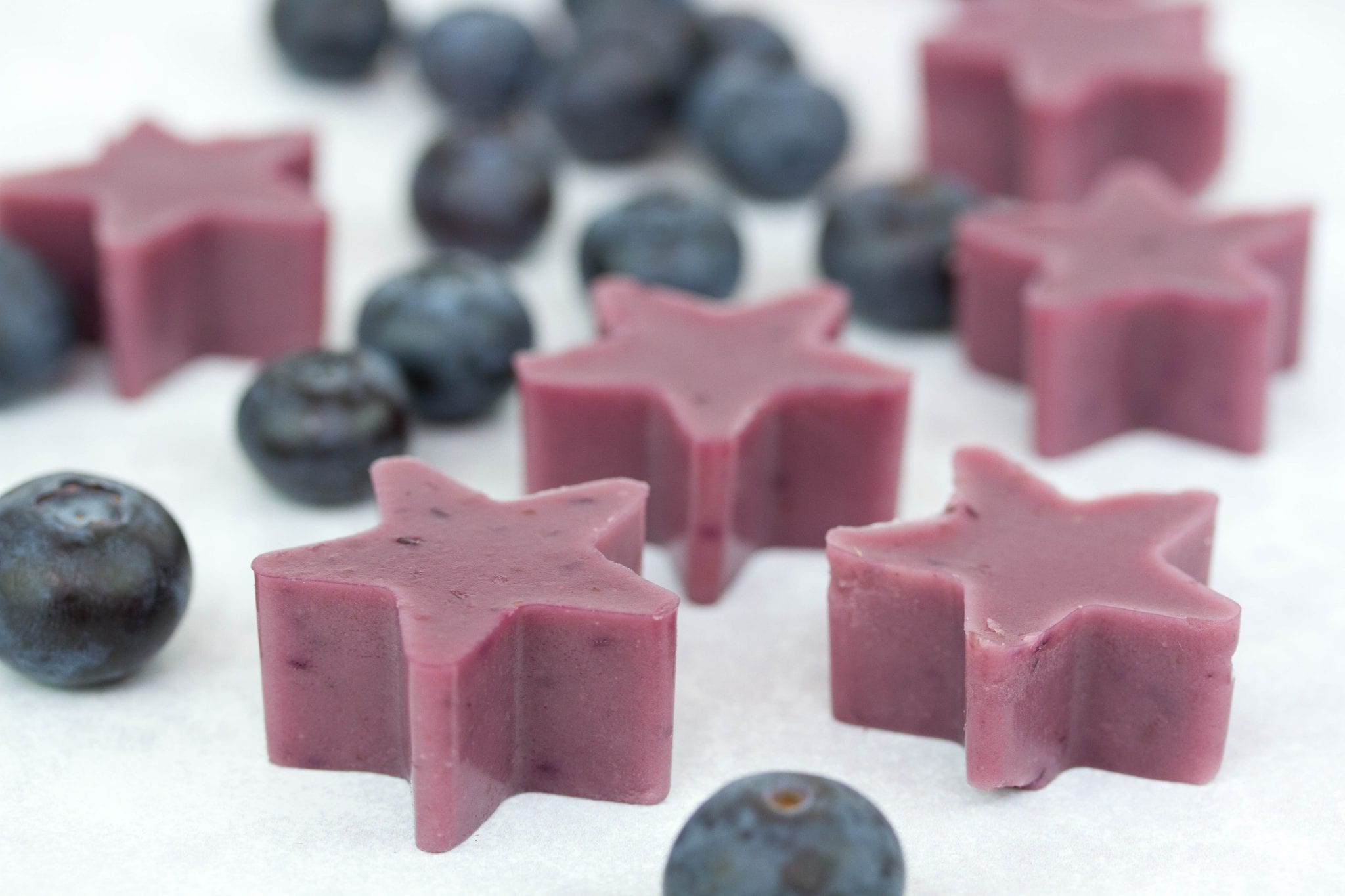 Homemade sweets, chewy blueberry gummies | Healthy Snacks | Mas & Pas