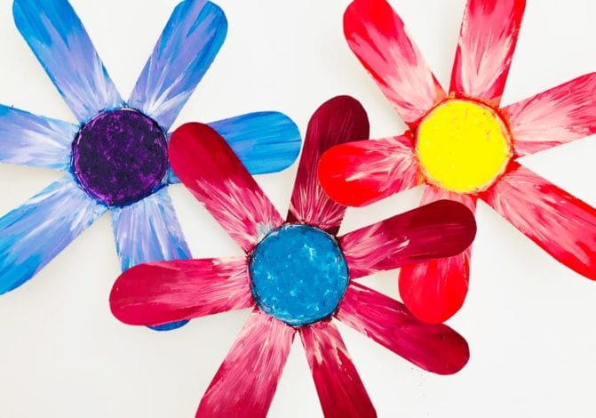 Bright paper cup flowers | Arts & Crafts | Mas & Pas