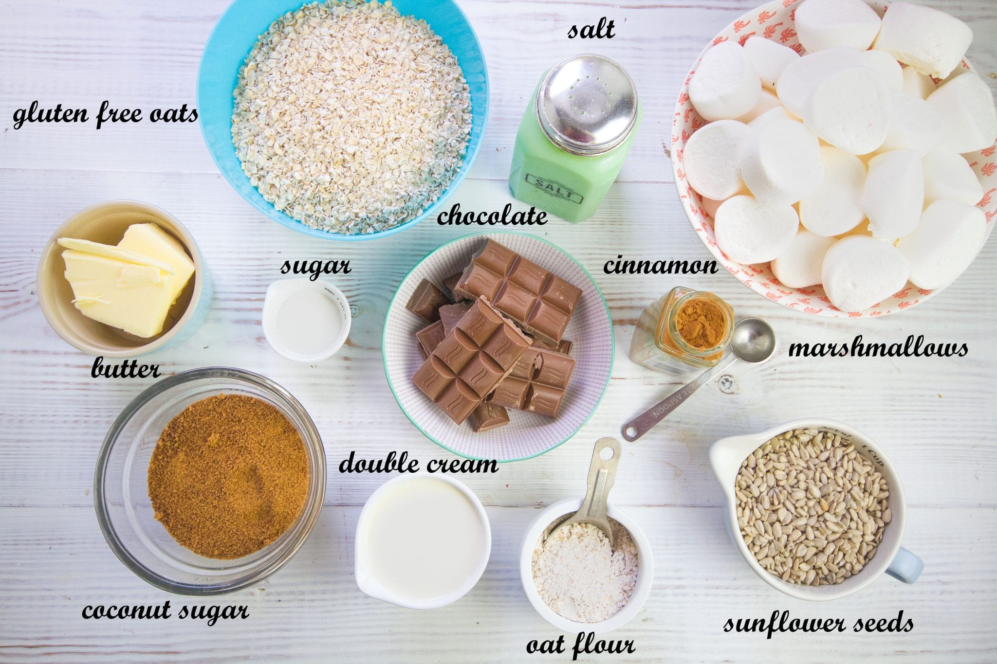 Gooey baked smores bars | Party Recipes | Mas & Pas