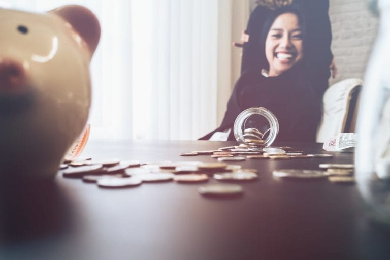 8 Easy Ways to Work Towards Your Big Savings Goals | Mas & Pas