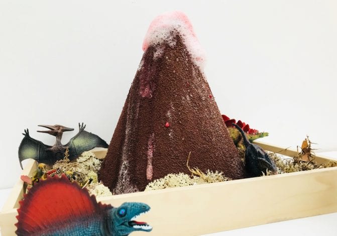 Make your own erupting volcano experiment | Learning Fun | Mas & Pas