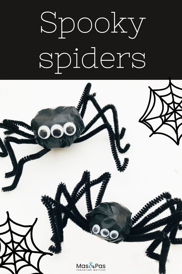 Trash bag Halloween spider craft | Halloween Crafts | Mas & Pas