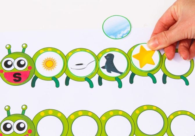 Caterpillar Phonics Matching Activity | Playtime Learning | Mas & Pas