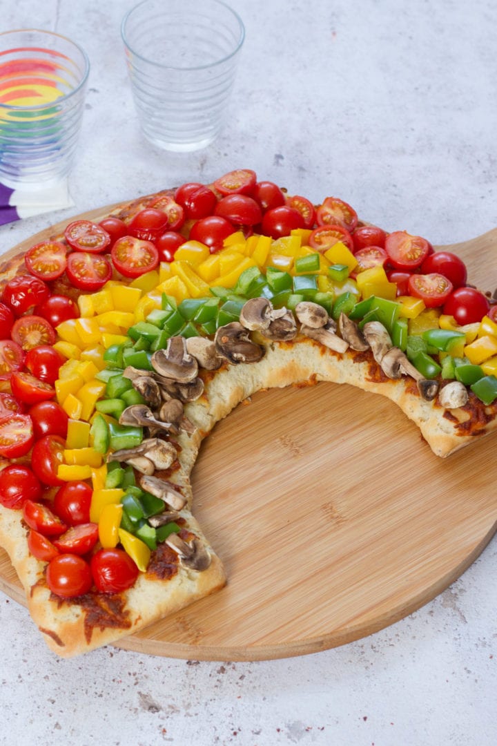 Rainbow Pizza | Fun Kids Food | Mas & Pas